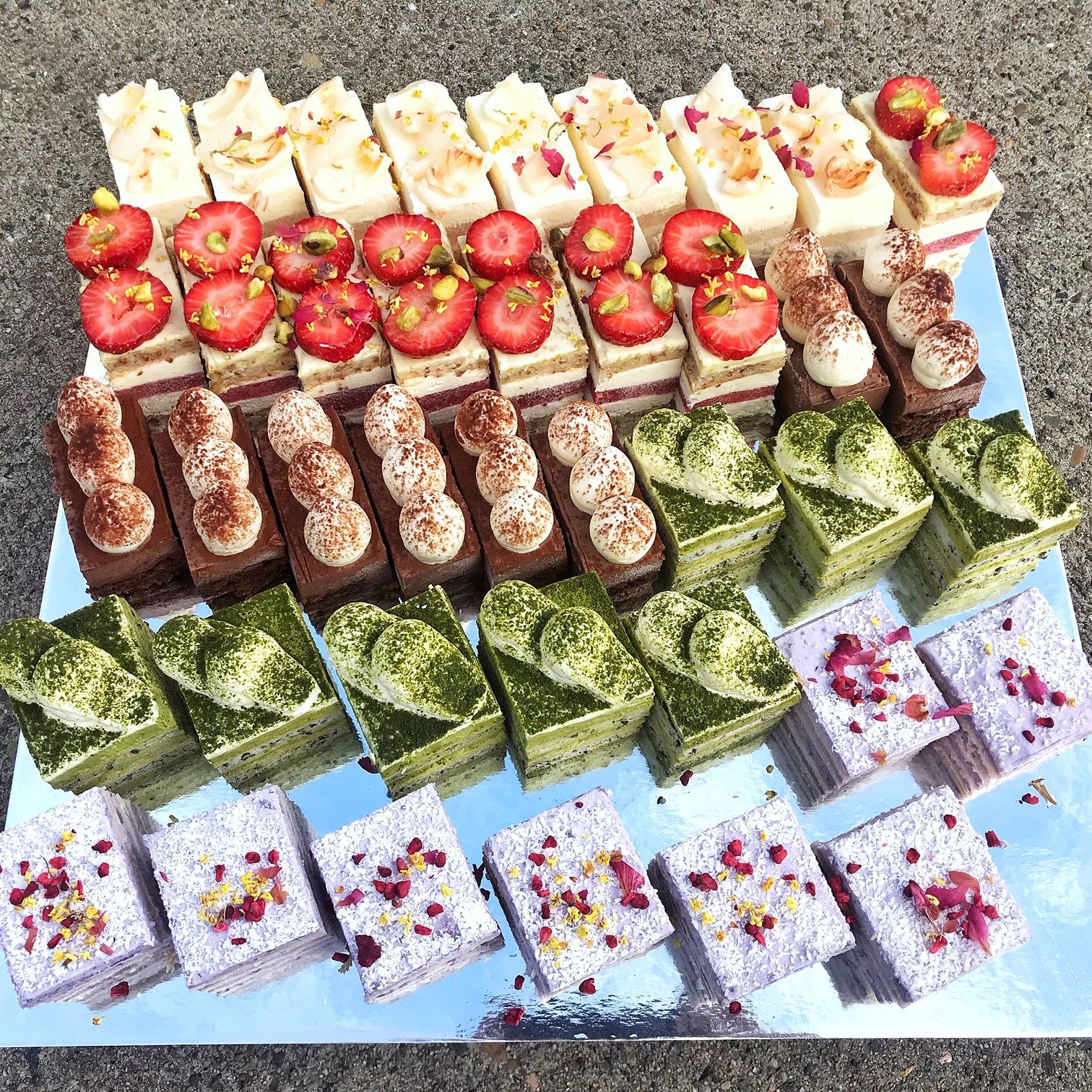 MIXED MINI BOX – Annie Makes Cakes